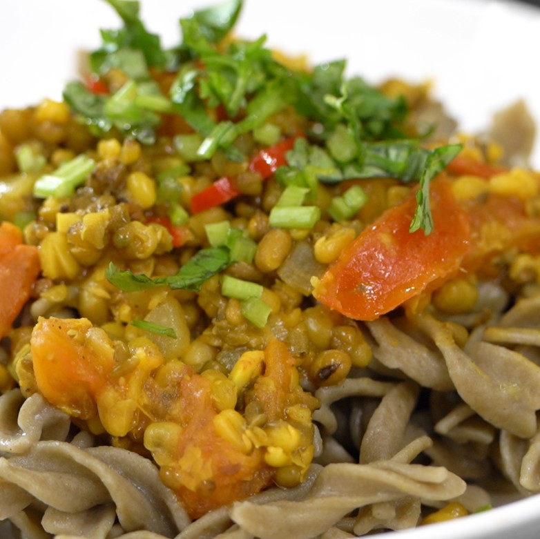 Gluten-free Mung bean Rotini with whole moong dahl curry - ZENXIN ORGANIC